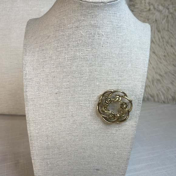 1928 | Jewelry | 928 Rose Spiral Wreath Flower Leaf Brooch Pin Open ...